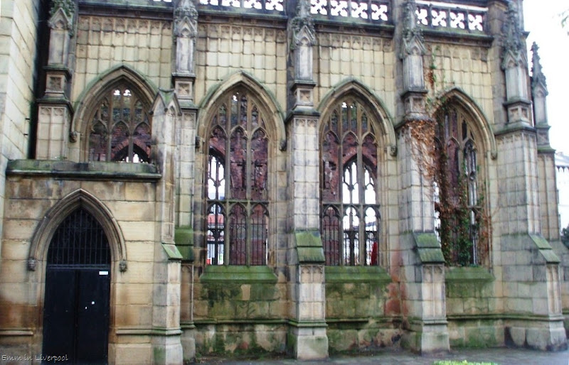 Liverpool: Bombed Out Church of St Luke | Emm in London